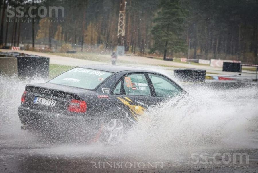 Pelēks Audi Quattro 1998 Kuldīga, ar dzinēja tilpumu 1.80 L un nobraukumu 355 tūkst. km par 6500 €, foto 5 vietnē AUTOMOTO.COM.LV