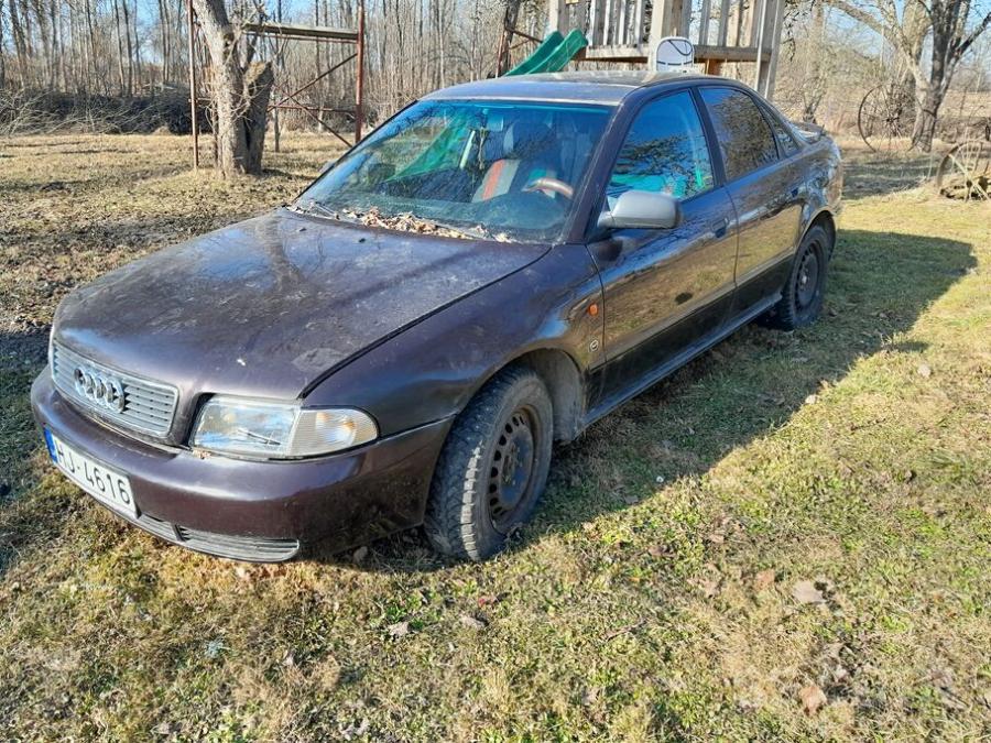 Sarkans Audi Quattro 1998 Cēsis, ar dzinēja tilpumu 2.80 L un nobraukumu 200 tūkst. km par 1300 €, foto 7 vietnē AUTOMOTO.COM.LV