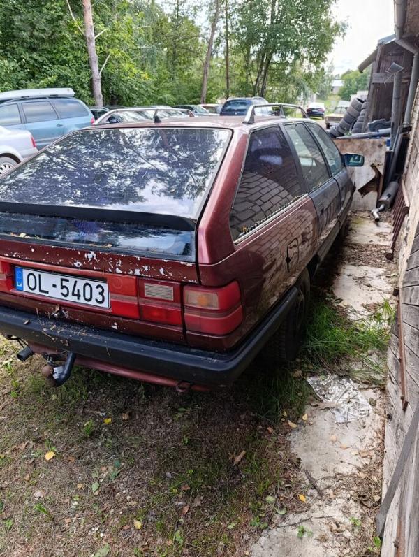 Red Audi Quattro 1989 in Dobele, with an engine capacity of 2.30 L and mileage of 348 thousand km for 2700 €, photo 7 on AUTOMOTO.COM.LV