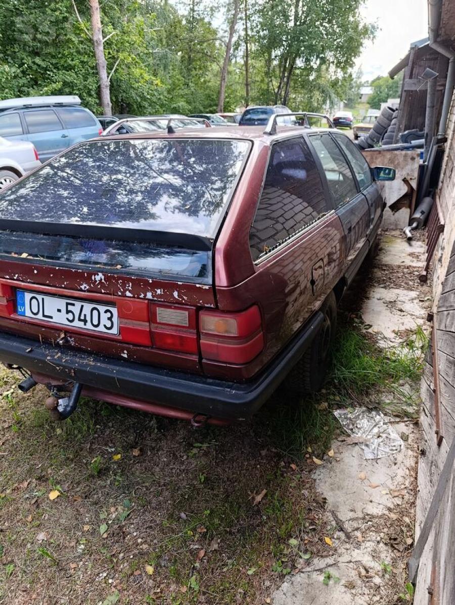 Red Audi Quattro 1989 in Dobele, with an engine capacity of 2.30 L and mileage of 348 thousand km for 2700 €, photo 7 on AUTOMOTO.COM.LV