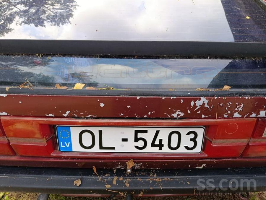 Red Audi Quattro 1989 in Dobele, with an engine capacity of 2.30 L and mileage of 348 thousand km for 2700 €, photo 8 on AUTOMOTO.COM.LV