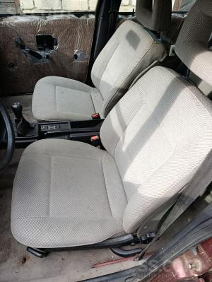Red Audi Quattro 1989 in Dobele, with an engine capacity of 2.30 L and mileage of 348 thousand km for 2700 €, photo 11 on AUTOMOTO.COM.LV