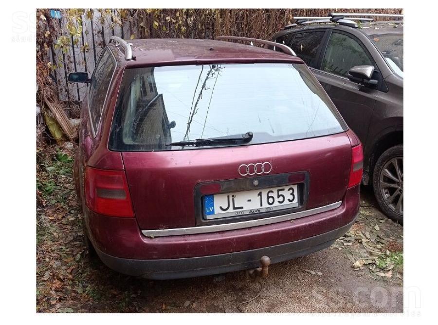 Sarkans Audi Quattro 2000 Rīga, ar dzinēja tilpumu 2.50 L un nobraukumu 332 tūkst. km par 670 €, foto 8 vietnē AUTOMOTO.COM.LV