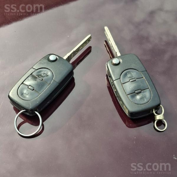 Красный Ауди Quattro 2003 в Елгава, объемом двигателя 2.50 л и пробегом 384 тыс. км за 1500 €, фото 7 на AUTOMOTO.COM.LV