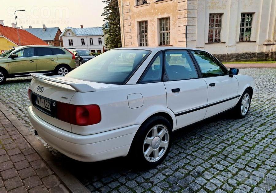 Balts Audi Quattro 1993 Valka, ar dzinēja tilpumu 4.20 L un nobraukumu 192 tūkst. km par 6500 €, foto 5 vietnē AUTOMOTO.COM.LV