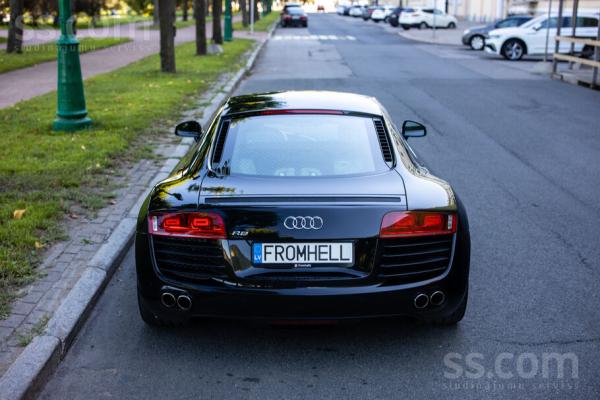 Melns Audi R8 2007 Rīga, ar dzinēja tilpumu 4.20 L un nobraukumu 44 tūkst. km par 54000 €, foto 5 vietnē AUTOMOTO.COM.LV