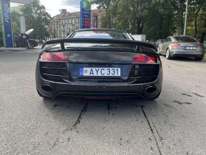 Black Audi R8 2011 in Vilnius, with an engine capacity of 5.20 L and mileage of 69 thousand km for 75000 €, photo 6 on AUTOMOTO.COM.LV