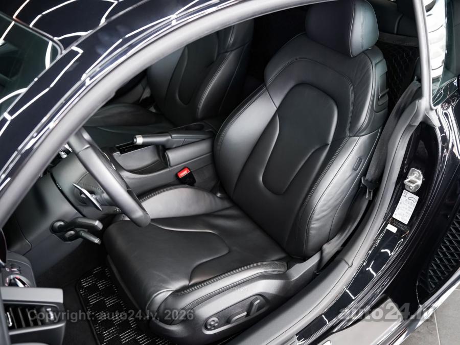 Black Audi R8 2014 in Tallinn, with an engine capacity of 5.20 L and mileage of 15 thousand km for 104900 €, photo 7 on AUTOMOTO.COM.LV