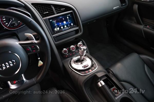 Black Audi R8 2014 in Tallinn, with an engine capacity of 5.20 L and mileage of 15 thousand km for 104900 €, photo 8 on AUTOMOTO.COM.LV