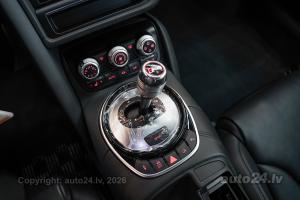 Black Audi R8 2014 in Tallinn, with an engine capacity of 5.20 L and mileage of 15 thousand km for 104900 €, photo 10 on AUTOMOTO.COM.LV