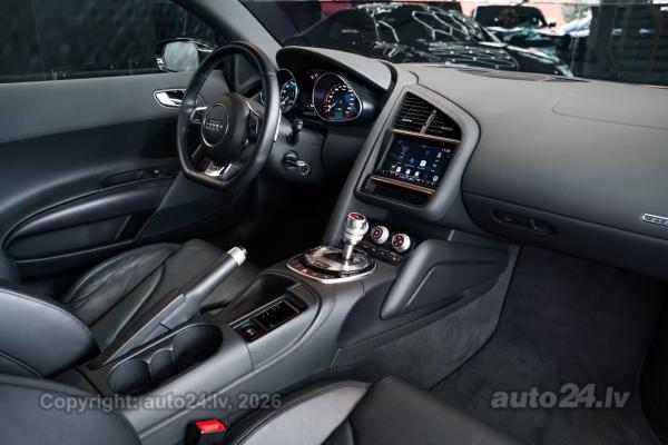 Black Audi R8 2014 in Tallinn, with an engine capacity of 5.20 L and mileage of 15 thousand km for 104900 €, photo 10 on AUTOMOTO.COM.LV