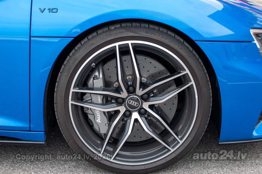 Blue Audi R8 2021 in Tallinn, with an engine capacity of 5.20 L and mileage of 72 thousand km for 149000 €, photo 12 on AUTOMOTO.COM.LV