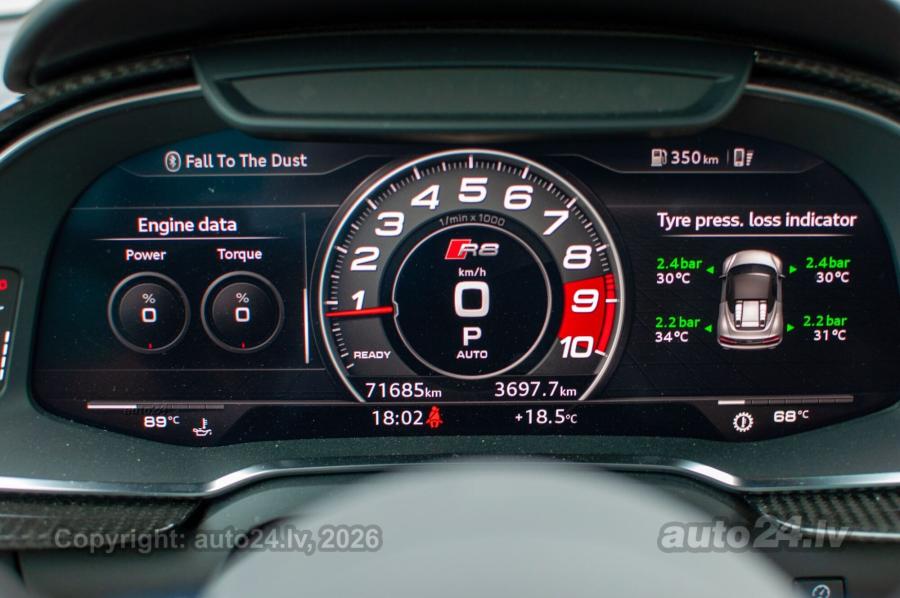 Blue Audi R8 2021 in Tallinn, with an engine capacity of 5.20 L and mileage of 72 thousand km for 149000 €, photo 16 on AUTOMOTO.COM.LV