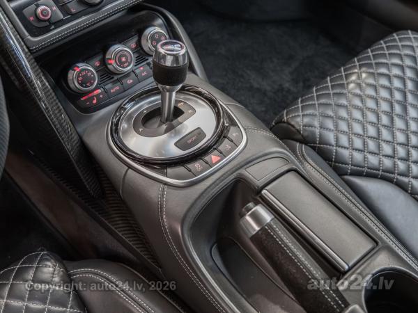 Zils Audi R8 2013 Tallina, ar dzinēja tilpumu 5.20 L un nobraukumu 68 tūkst. km par 94900 €, foto 10 vietnē AUTOMOTO.COM.LV