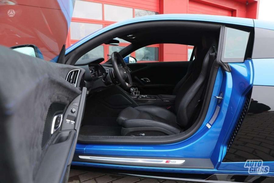 Zils Audi R8 2019 Marijampole, ar dzinēja tilpumu 5.20 L un nobraukumu 59 tūkst. km par 119950 €, foto 25 vietnē AUTOMOTO.COM.LV