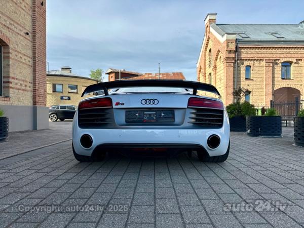 Grey Audi R8 2014 in Riga, with an engine capacity of 5.20 L and mileage of 59 thousand km for 79500 €, photo 5 on AUTOMOTO.COM.LV