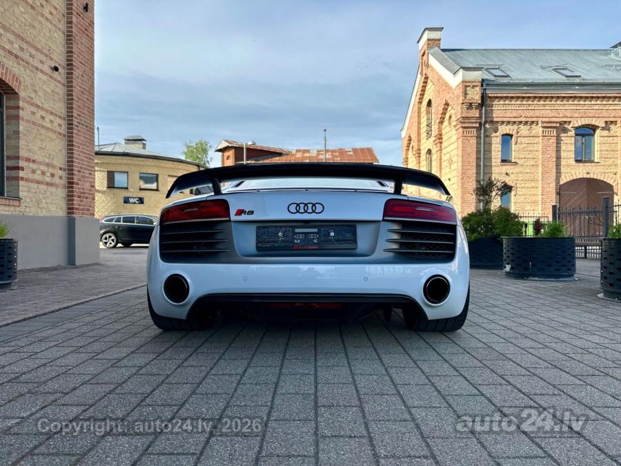 Grey Audi R8 2014 in Riga, with an engine capacity of 5.20 L and mileage of 59 thousand km for 79500 €, photo 6 on AUTOMOTO.COM.LV