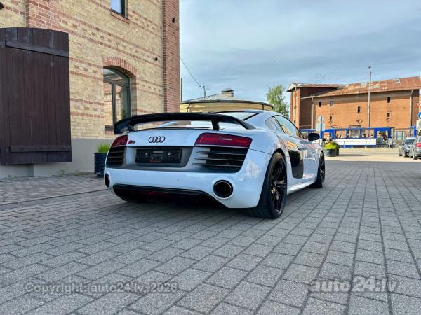Grey Audi R8 2014 in Riga, with an engine capacity of 5.20 L and mileage of 59 thousand km for 79500 €, photo 6 on AUTOMOTO.COM.LV
