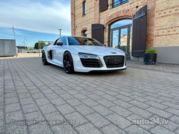 Grey Audi R8 2014 in Riga, with an engine capacity of 5.20 L and mileage of 59 thousand km for 79500 €, photo 10 on AUTOMOTO.COM.LV