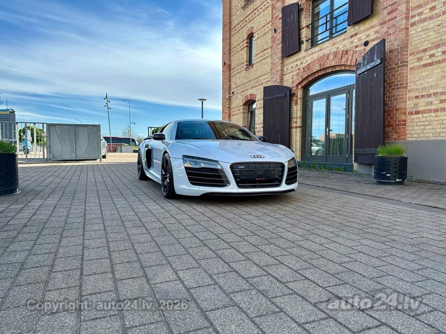 Grey Audi R8 2014 in Riga, with an engine capacity of 5.20 L and mileage of 59 thousand km for 79500 €, photo 12 on AUTOMOTO.COM.LV