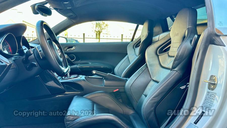 Grey Audi R8 2014 in Riga, with an engine capacity of 5.20 L and mileage of 59 thousand km for 79500 €, photo 14 on AUTOMOTO.COM.LV