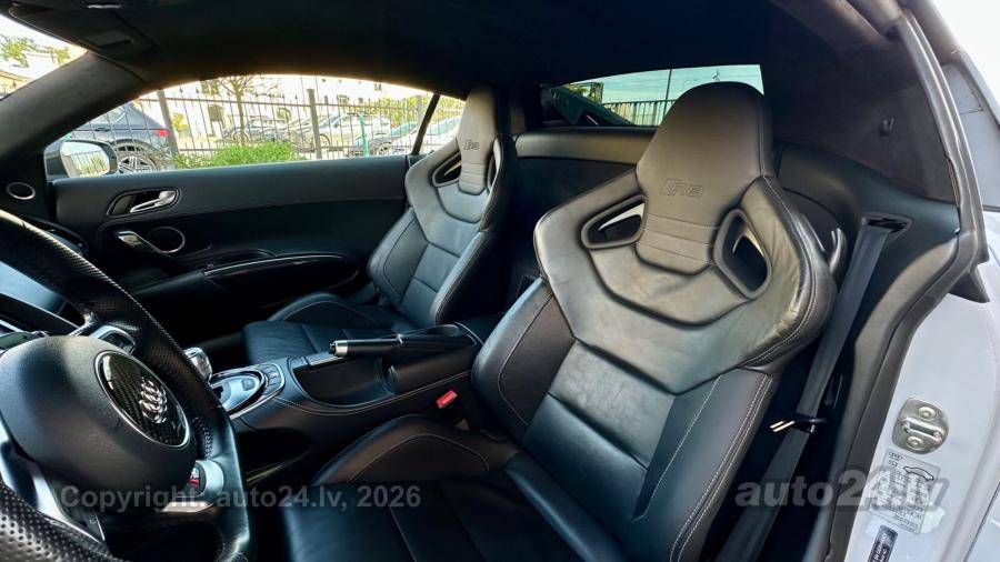 Grey Audi R8 2014 in Riga, with an engine capacity of 5.20 L and mileage of 59 thousand km for 79500 €, photo 15 on AUTOMOTO.COM.LV