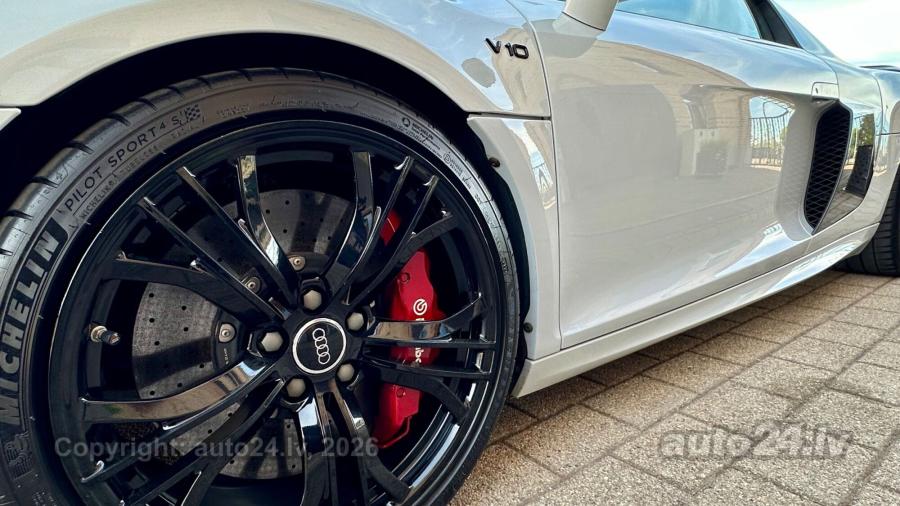 Grey Audi R8 2014 in Riga, with an engine capacity of 5.20 L and mileage of 59 thousand km for 79500 €, photo 24 on AUTOMOTO.COM.LV