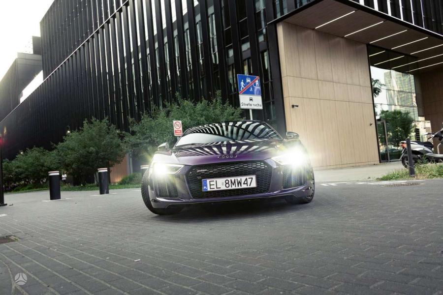 Violets Audi R8 2018 Viļņa, ar dzinēja tilpumu 5.20 L un nobraukumu 41 tūkst. km par 110000 €, foto 4 vietnē AUTOMOTO.COM.LV