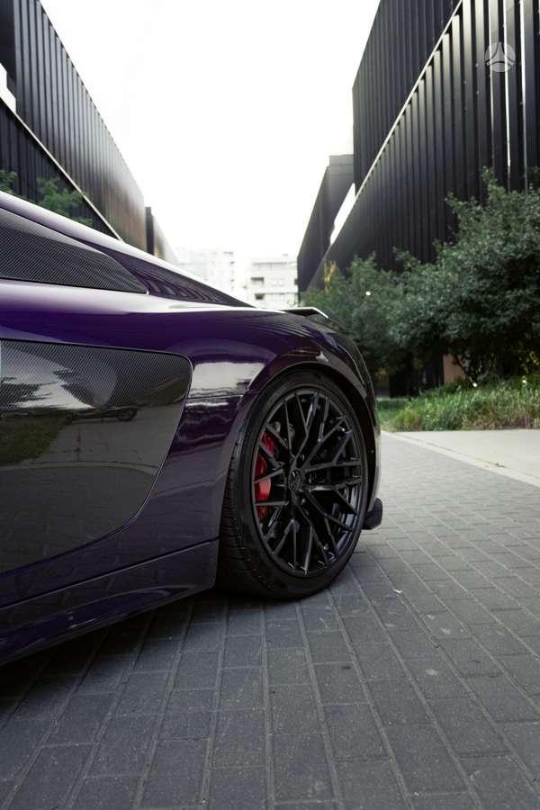 Violets Audi R8 2018 Viļņa, ar dzinēja tilpumu 5.20 L un nobraukumu 41 tūkst. km par 110000 €, foto 5 vietnē AUTOMOTO.COM.LV