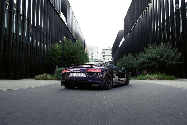 Violets Audi R8 2018 Viļņa, ar dzinēja tilpumu 5.20 L un nobraukumu 41 tūkst. km par 110000 €, foto 10 vietnē AUTOMOTO.COM.LV