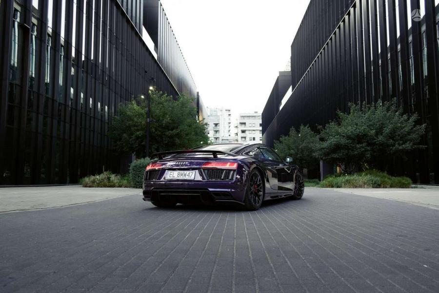 Violets Audi R8 2018 Viļņa, ar dzinēja tilpumu 5.20 L un nobraukumu 41 tūkst. km par 110000 €, foto 10 vietnē AUTOMOTO.COM.LV