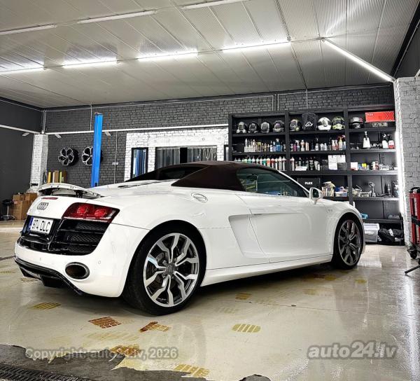 White Audi R8 2012 in Riga, with an engine capacity of 5.20 L and mileage of 84 thousand km for 69800 €, photo 8 on AUTOMOTO.COM.LV