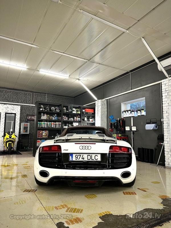 White Audi R8 2012 in Riga, with an engine capacity of 5.20 L and mileage of 84 thousand km for 69800 €, photo 9 on AUTOMOTO.COM.LV