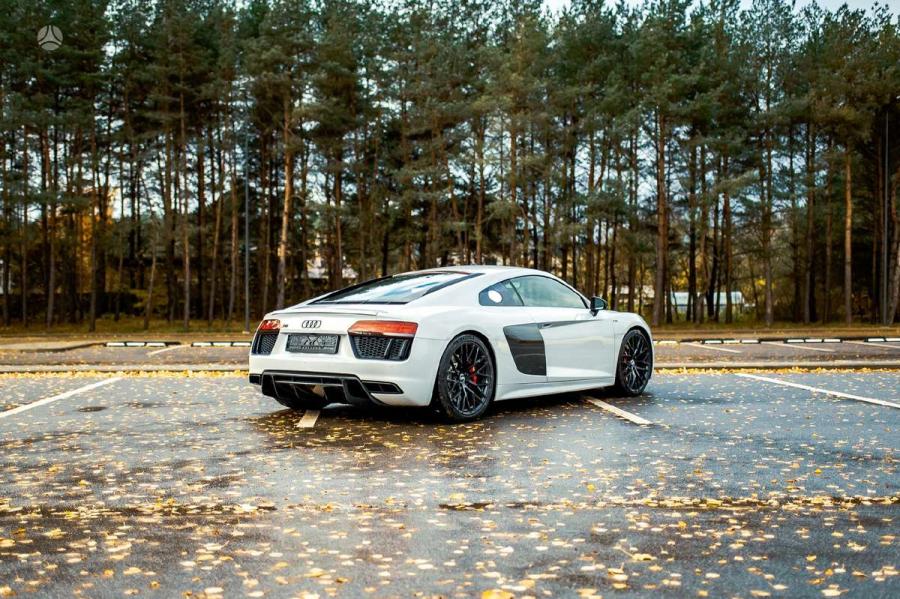 Balts Audi R8 2016 Kauņa, ar dzinēja tilpumu 5.20 L un nobraukumu 29 tūkst. km par 110000 €, foto 3 vietnē AUTOMOTO.COM.LV