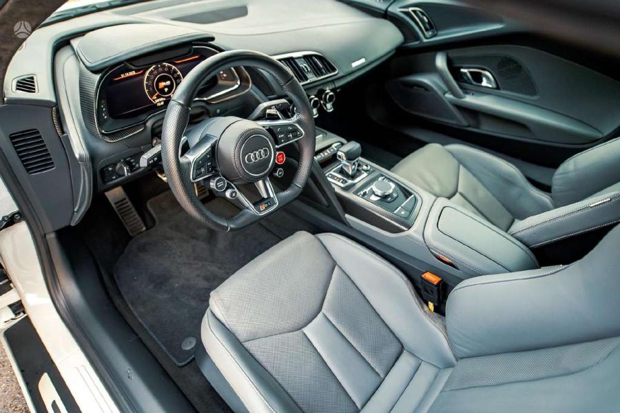 Balts Audi R8 2016 Kauņa, ar dzinēja tilpumu 5.20 L un nobraukumu 29 tūkst. km par 110000 €, foto 7 vietnē AUTOMOTO.COM.LV