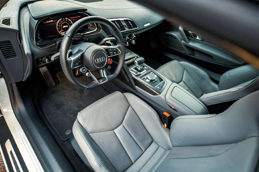 Balts Audi R8 2016 Kauņa, ar dzinēja tilpumu 5.20 L un nobraukumu 29 tūkst. km par 110000 €, foto 14 vietnē AUTOMOTO.COM.LV