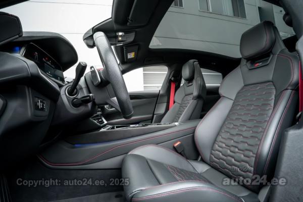 Black Audi RS e-tron GT 2022 in Tartu, with an engine capacity of 0.00 L and mileage of 32 thousand km for 69900 €, photo 11 on AUTOMOTO.COM.LV