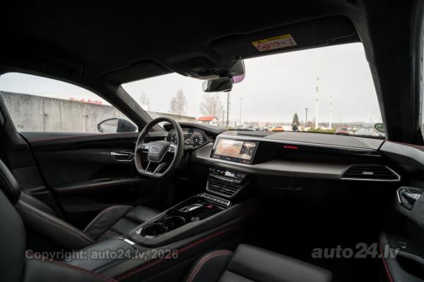 Серый Ауди RS e-tron GT 2021 в Тарту, объемом двигателя 0.00 л и пробегом 82 тыс. км за 59900 €, фото 3 на AUTOMOTO.COM.LV