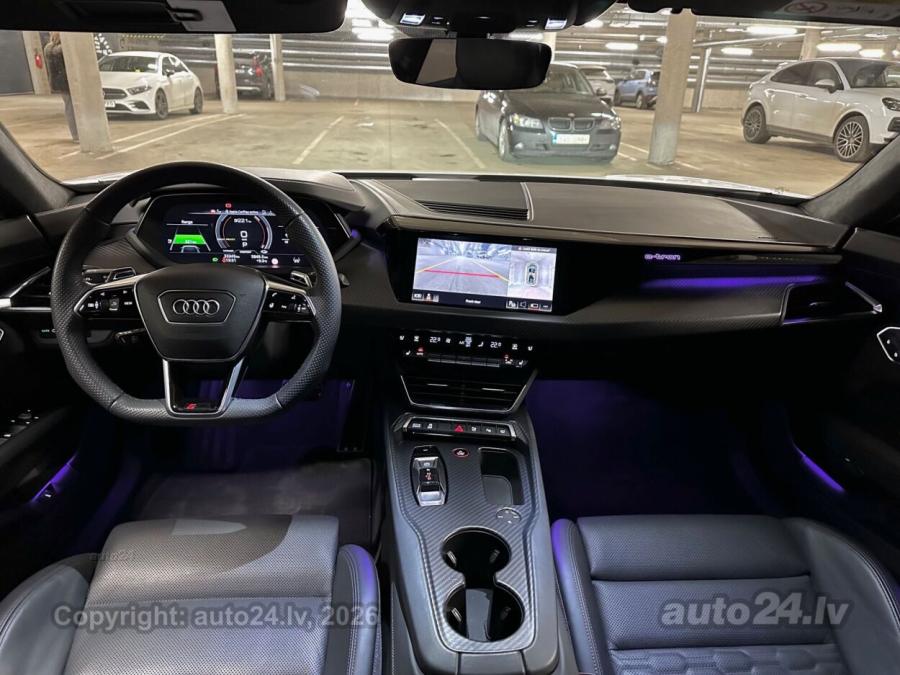 Balts Audi RS e-tron GT 2021 Tallina, ar dzinēja tilpumu 0.00 L un nobraukumu 42 tūkst. km par 66890 €, foto 9 vietnē AUTOMOTO.COM.LV