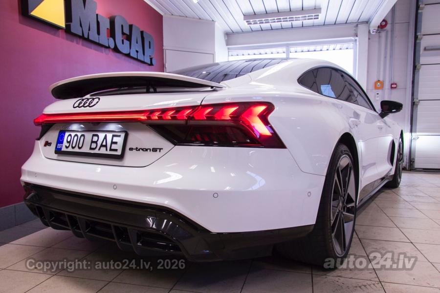White Audi RS e-tron GT 2021 in Tallinn, with an engine capacity of 0.00 L and mileage of 42 thousand km for 65900 €, photo 3 on AUTOMOTO.COM.LV