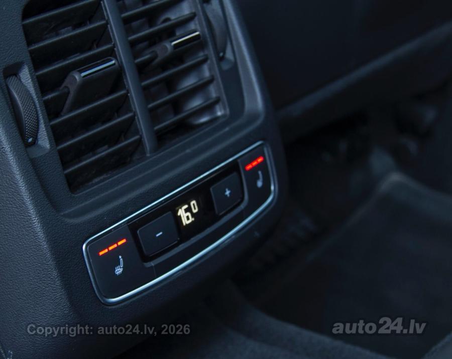 White Audi RS e-tron GT 2021 in Tallinn, with an engine capacity of 0.00 L and mileage of 42 thousand km for 65900 €, photo 14 on AUTOMOTO.COM.LV
