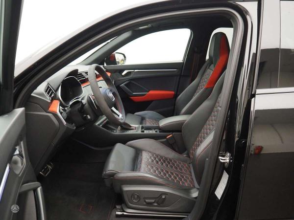 Audi RS Q3 2023 in Vilnius on AUTOMOTO.COM.LV Black Audi RS Q3 2023 in Vilnius, with an engine capacity of 2.50 L and mileage of 37 thousand km for 54500 €, photo 8 on AUTOMOTO.COM.LV