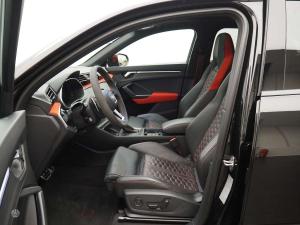 Black Audi RS Q3 2023 in Vilnius, with an engine capacity of 2.50 L and mileage of 37 thousand km for 54500 €, photo 8 on AUTOMOTO.COM.LV