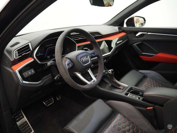 Audi RS Q3 2023 in Vilnius on AUTOMOTO.COM.LV Black Audi RS Q3 2023 in Vilnius, with an engine capacity of 2.50 L and mileage of 37 thousand km for 54500 €, photo 10 on AUTOMOTO.COM.LV