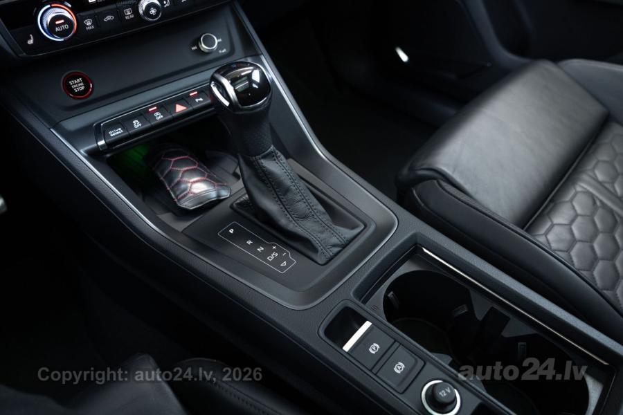 Pelēks Audi RS Q3 2020 Tallina, ar dzinēja tilpumu 2.50 L un nobraukumu 89 tūkst. km par 45990 €, foto 18 vietnē AUTOMOTO.COM.LV