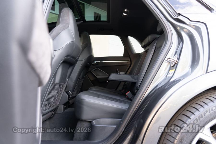 Pelēks Audi RS Q3 2020 Tallina, ar dzinēja tilpumu 2.50 L un nobraukumu 89 tūkst. km par 45990 €, foto 23 vietnē AUTOMOTO.COM.LV