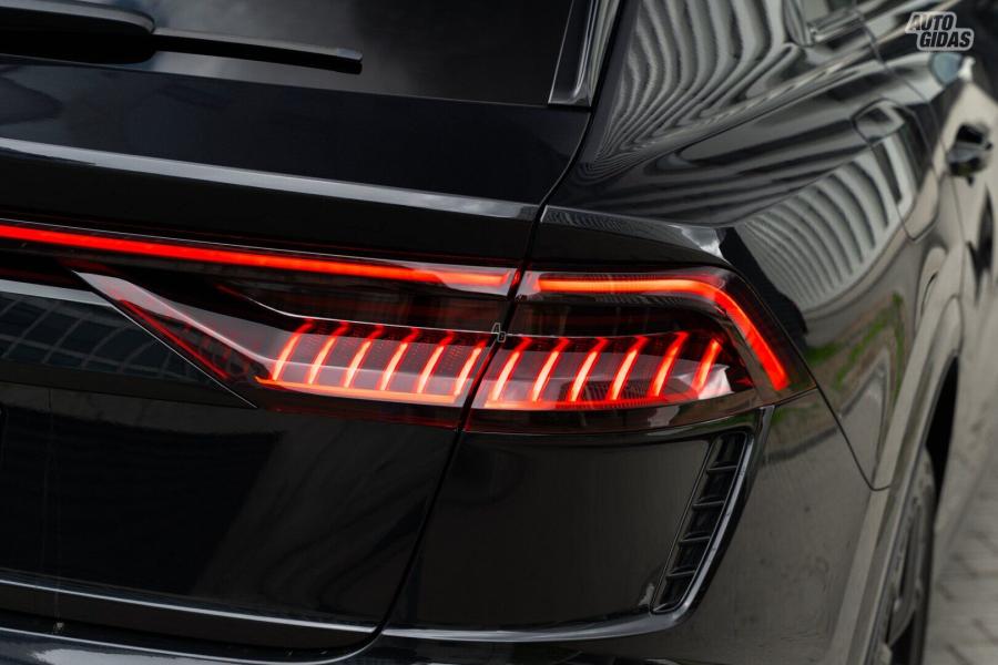 Black Audi RS Q8 2021 in Vilnius, with an engine capacity of 4.00 L and mileage of 54 thousand km for 95000 €, photo 10 on AUTOMOTO.COM.LV