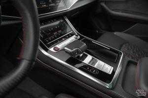 Black Audi RS Q8 2021 in Vilnius, with an engine capacity of 4.00 L and mileage of 54 thousand km for 95000 €, photo 19 on AUTOMOTO.COM.LV
