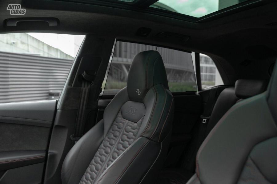 Black Audi RS Q8 2021 in Vilnius, with an engine capacity of 4.00 L and mileage of 54 thousand km for 95000 €, photo 31 on AUTOMOTO.COM.LV