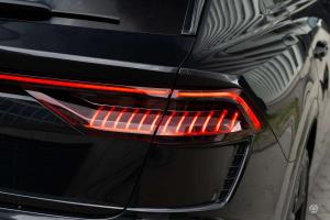 Melns Audi RS Q8 2021 Viļņa, ar dzinēja tilpumu 4.00 L un nobraukumu 54 tūkst. km par 92500 €, foto 10 vietnē AUTOMOTO.COM.LV